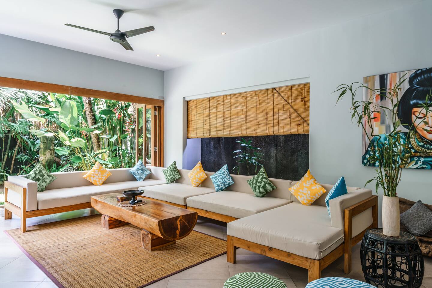 Spacious Living Room and Open kitchen in Villa Puri Aman