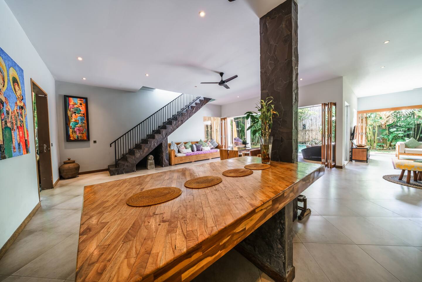 Spacious Living Room and Open kitchen in Villa Puri Aman
